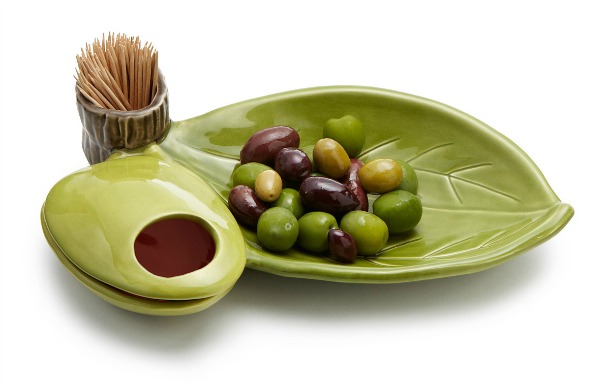An Easy Answer to Olive Pit Etiquette -The Goods