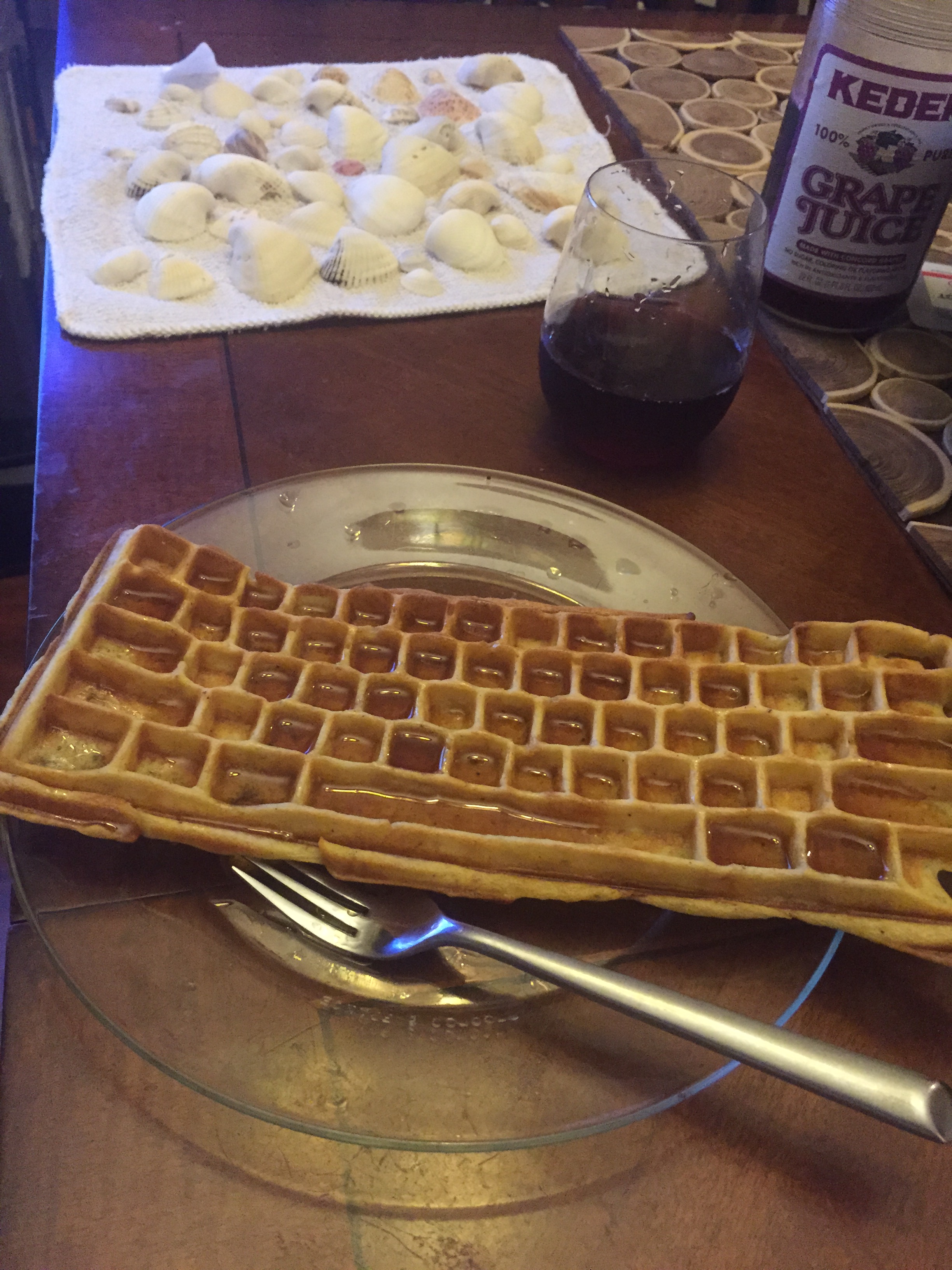 Gift Lab: Ctrl+Alt+Del (iciousness) with the Keyboard Waffle Iron – The ...