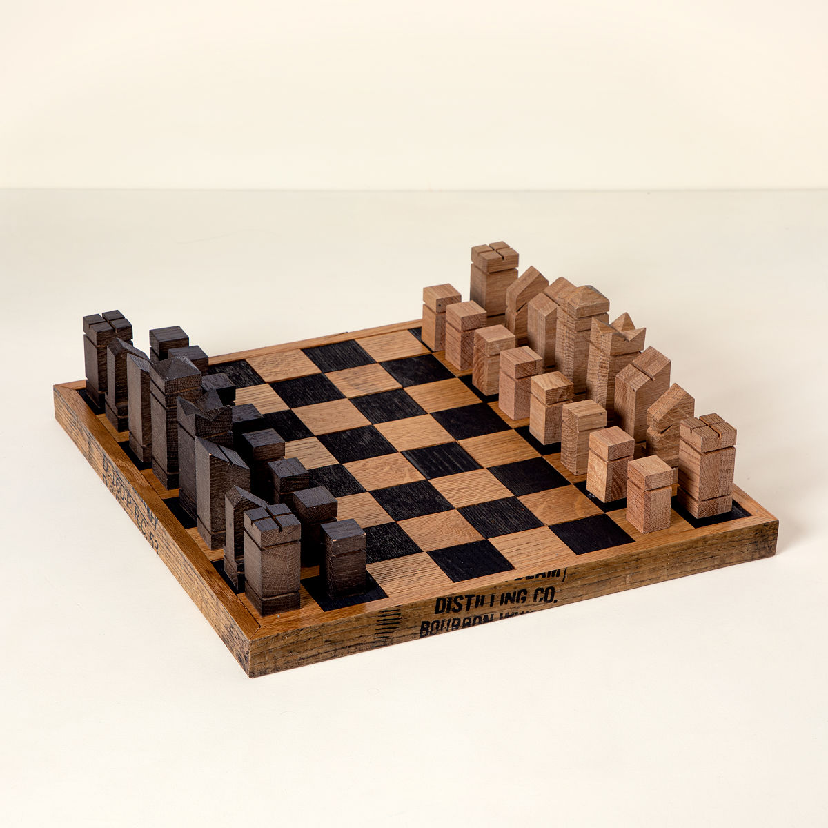 Bourbon Barrel Chess - GiftAdvisor.com